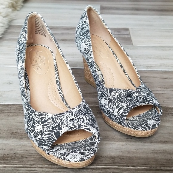 dexflex comfort | Shoes | Dexflex Comfort Peep Toe Wedges | Poshmark